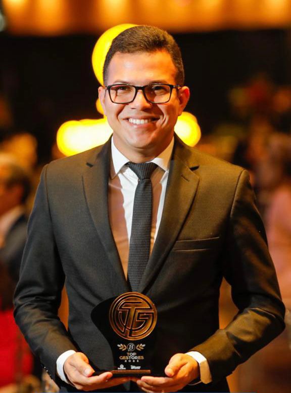 Rafael Ribeiro recebe prêmio Top Gestor Público 2023 | Blog do Branco